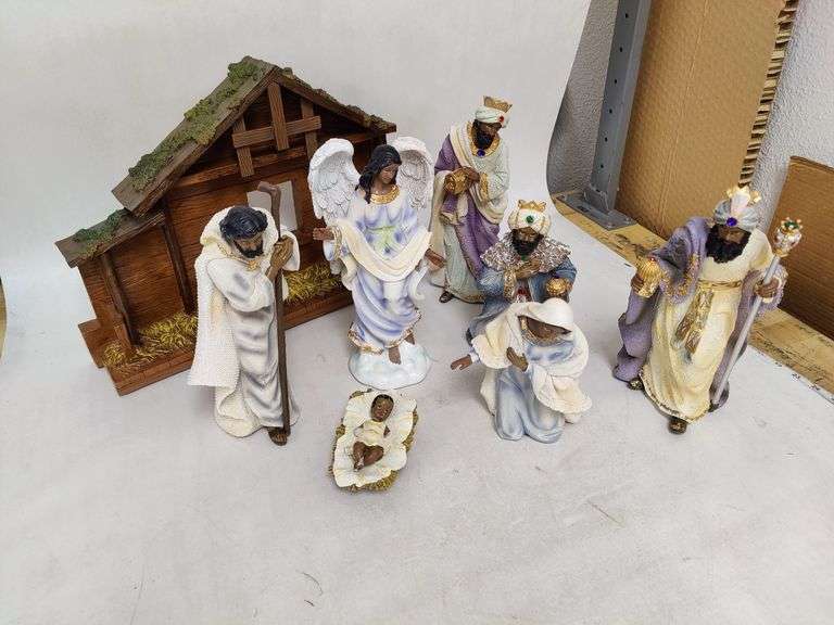Nativity Scene Figurine Set of 8, ONE Figurine Broken | Open Box | (See ...