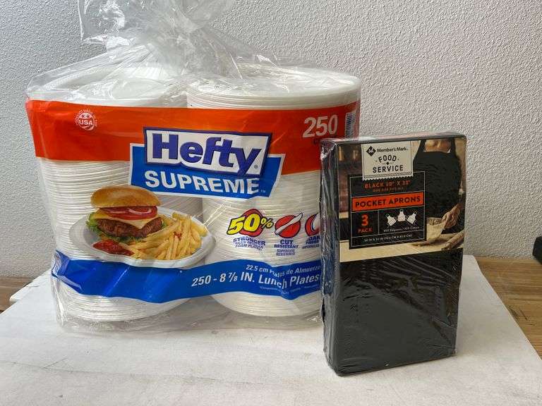 Hefty Supreme Kunch Plates & Black Pocket Apron Bundle - Rio Grande Trade