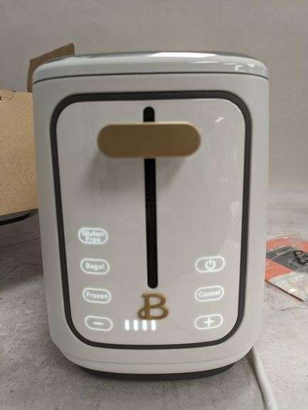 Beautiful 2-Slice Toaster, Turns On - Rio Grande Trade
