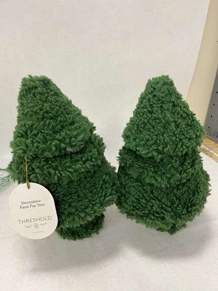 Decorative Faux Fur Tree Set , Like New/Open Box - Rio Grande Trade