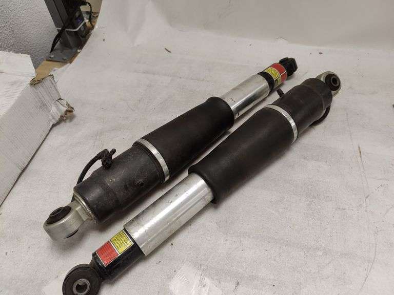 Automobile Strut , Visually Used - Rio Grande Trade