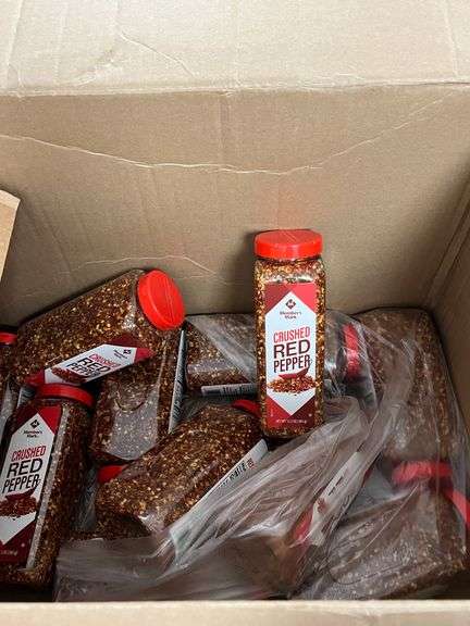 Member's Mark Crushed Red Pepper Bottles , Visually Good Condition ...