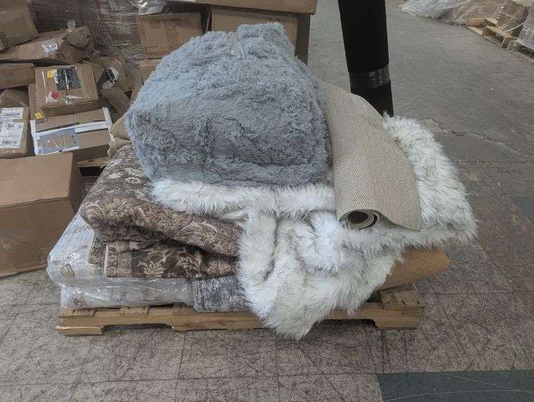 Pallet Of Rugs | Open Box - Rio Grande Trade