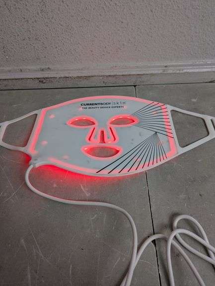 CURRENTBODY Skin LED Light Therapy Mask, Red/Infrared Light | Open Box ...