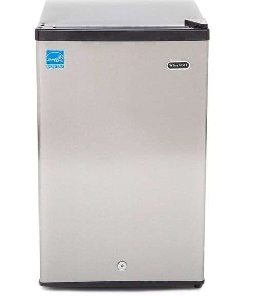 WHYNTER Energy Star Upright Freezer with Lock 21 x 19.5 x 33.5" | Open ...