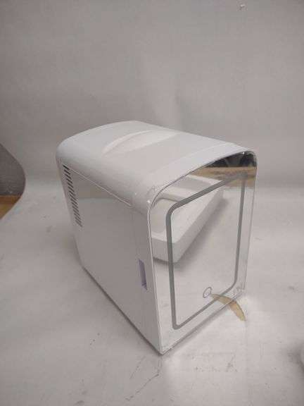 Paris Hilton Mini Beauty Fridge | Like New | (See Condition Notes ...