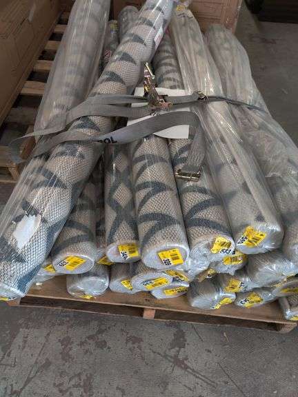 Pallet of Sectional Rugs, 5' x 8' | Like New - Rio Grande Trade