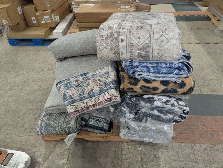 Pallet Of Miscellaneous Rugs | Open Box - Rio Grande Trade