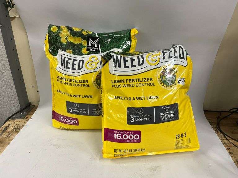MEMBER'S MARK Weed & Feed Lawn Weed Killer & Fertilizer, 2ct, 90lbs ...