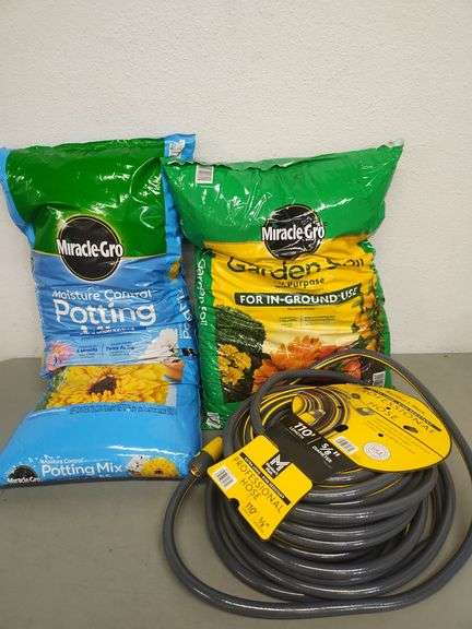 Garden Bundle: Miracle-Gro Soil And 110' Hose | Open Box - Rio Grande Trade
