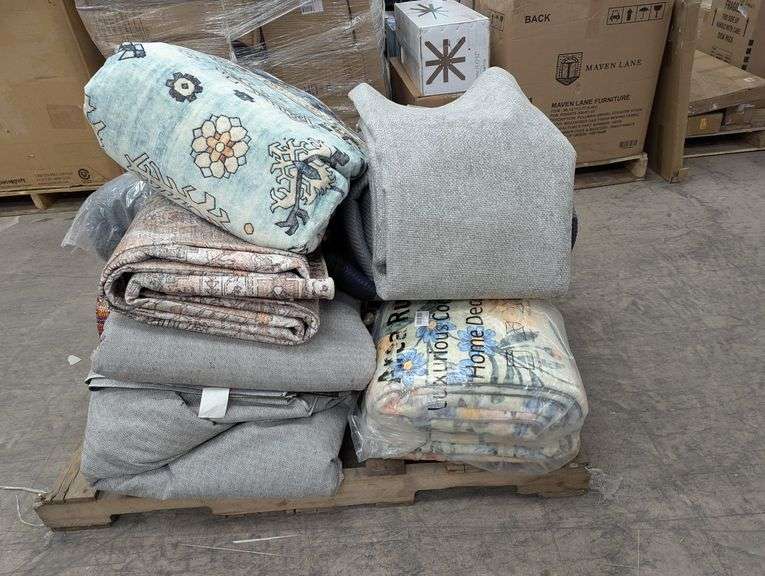 Pallet Of Miscellaneous Rugs And Mats | Open Box - Rio Grande Trade