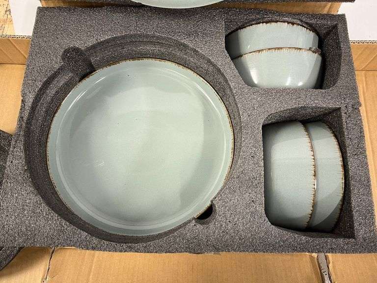 PURE LIVING 12-Piece Dinnerware Set | Open Box | (See Condition Notes ...