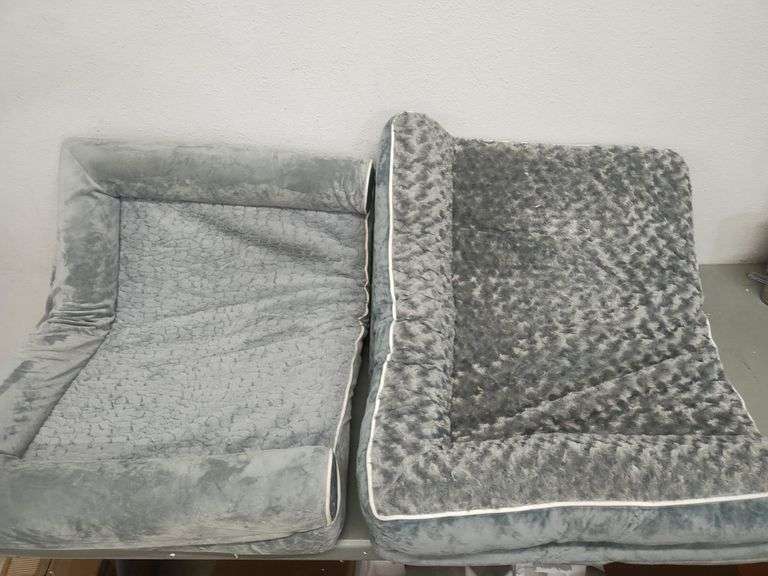 Bundle-Two Dog Beds, Med/Lg Dogs | Open Box | (See Condition Notes ...
