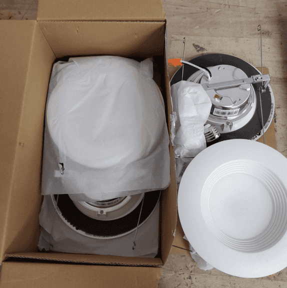 HDX 50FT Multi Outlet Extension Cord & Halo Baffle Downlight Bundle ...