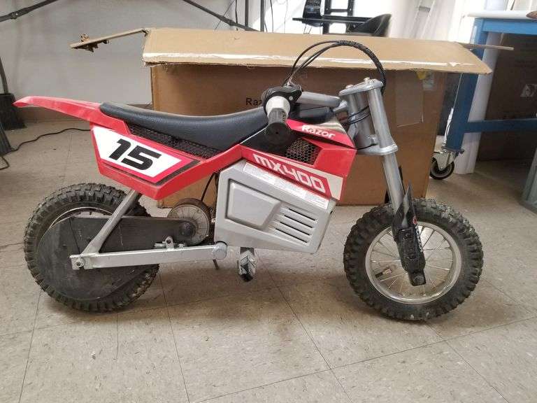 Razor MX400 Dirt Rocket 24V Electric Battery-Powered Toy Motocross ...