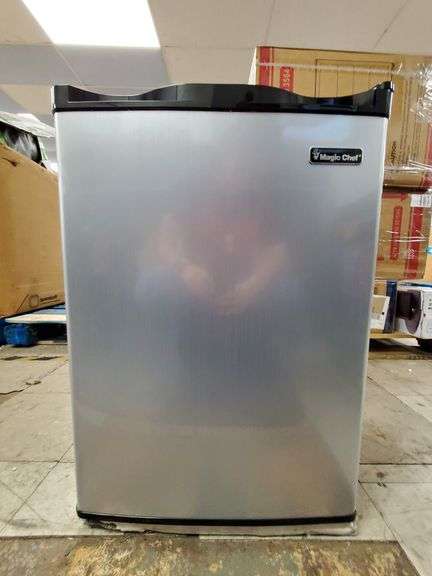 MAGIC CHEF Compact Refrigerator 2.6 Cu FT. | Open Box | (See Condition ...