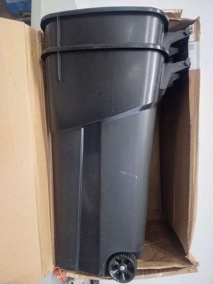 Large 32 Gallon Trash Cans W/Wheels, 2PK | Open Box | (See Condition ...