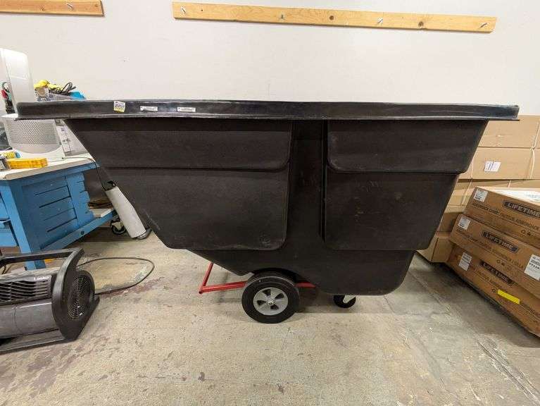 Rubbermaid 1 Cubic Yard Tilt Truck Utility Duty | Open Box | (See ...