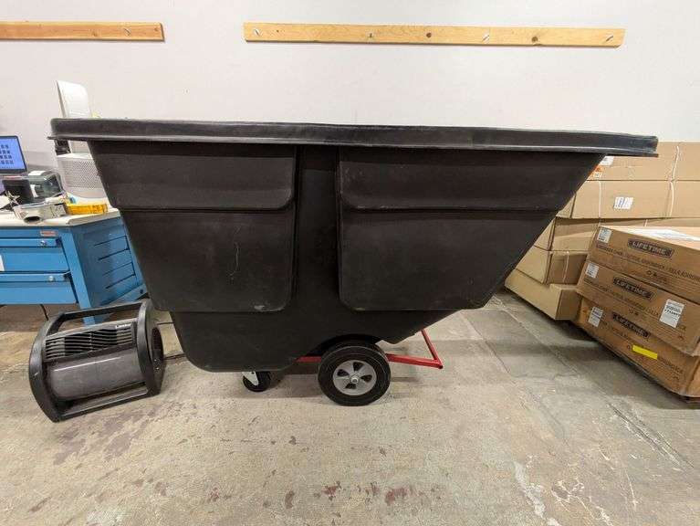 Rubbermaid 1 Cubic Yard Tilt Truck Utility Duty | Open Box | (See ...