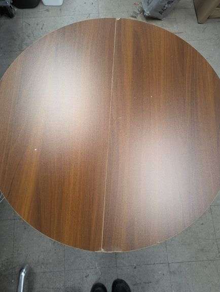 Folding Dinning Table 31.5 Round | Damaged | (See Condition Notes ...