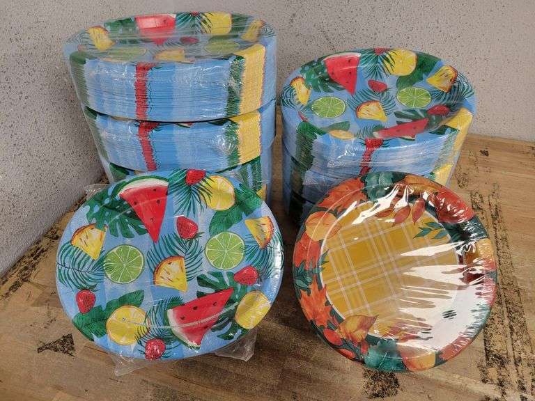 Member's Mark Party Paper Plates Set Of 9 | Like New - Rio Grande Trade