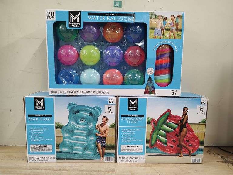 MEMBER'S MARK Water Fun Bundle: Strawberry & Bear Oversized Floats ...