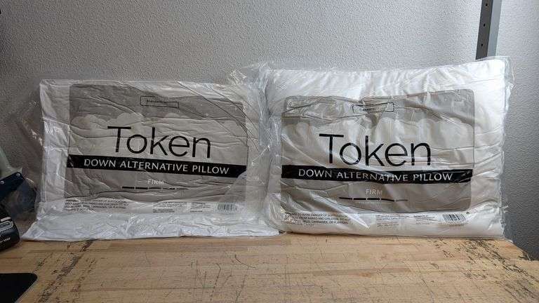 Standard/Queen Token Down Alternative Pillow Firm Set of 2 | Open Box ...