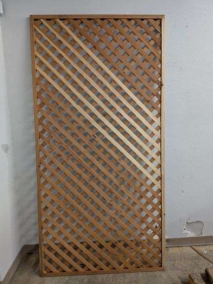 1-3/8 in. 4 ft. x 8 ft. Redwood Privacy Framed Lattice | Open Box - Rio ...