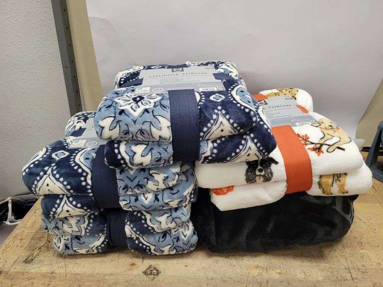 BLANKETS BUNDLE: MEMBERS MARK Lounge Throw, 60x70", 4ct. & NORTHWEST ...