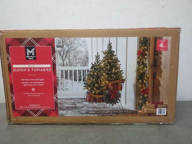 MEMBER'S MARK Pre-Lit Sleigh & Topiaries Deco. 4 Ft. (RL) | Open Box ...