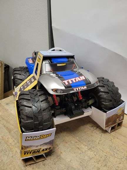 MOTOR DAYZ Giant RC Monster Tires Truck - Open Box | Open Box - Rio ...