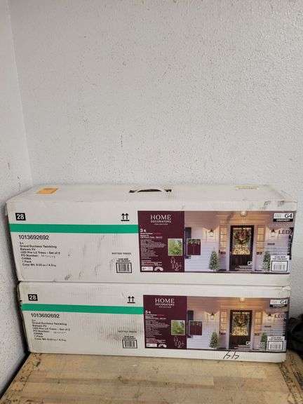 3 Ft Grand Duchess Twinkling Fur 2 Pc Lot | Open Box | (See Condition ...