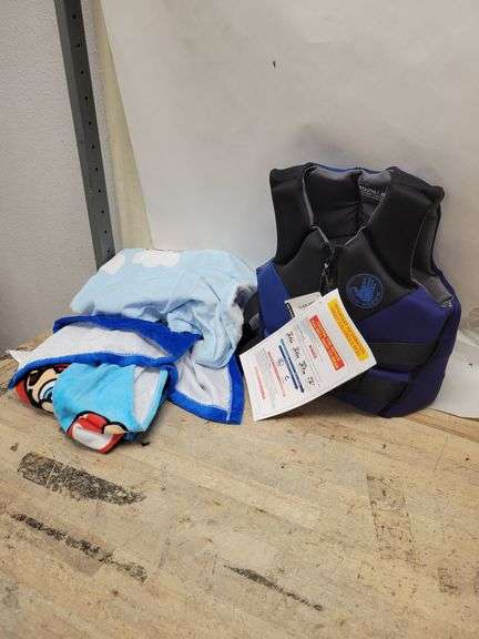 Body Glove Life Vest (Youth Size) And 2 Kids Towels With Hood | Open ...