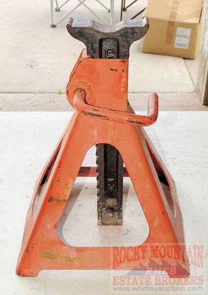1 Heavy Duty Adjustable Jack Stand. - Rocky Mountain Estate Brokers Inc.