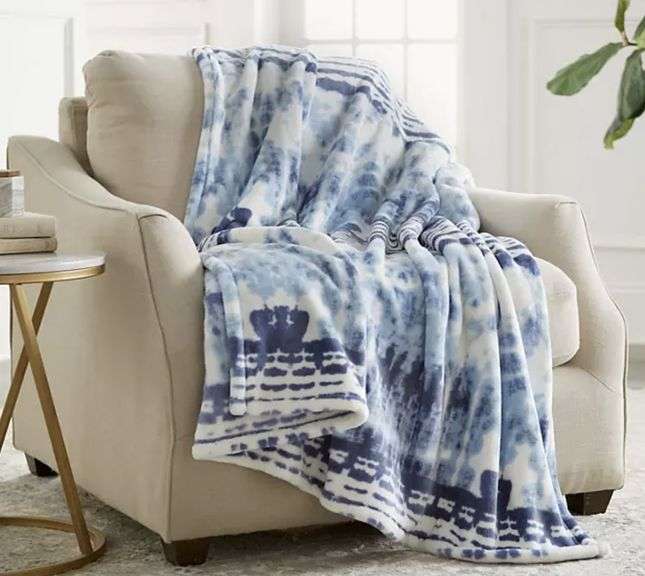 Brand New Super Soft, Luxurious, Reversible Oversized Lounge Throw, 60 ...