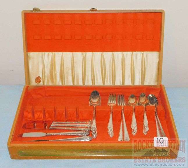 Vintage Holmes & Edwards silverplate flatware set, complete for 8 ...