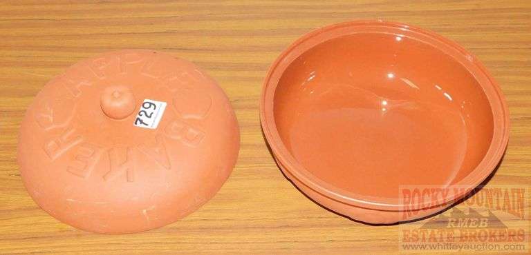 10" Cookin Apple Clay Baker. This appears to have never been used ...