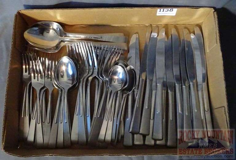 Oneida Stainless Steel Flatware Set Complete for 10 W/ Lots of Extras ...