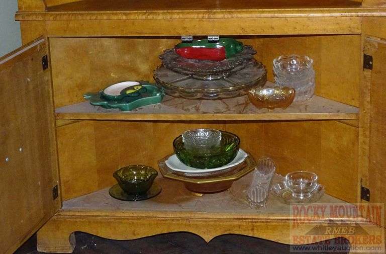 Country Style Vintage Bird's Eye Maple 4-Door Corner Cabinet W/ Carved ...