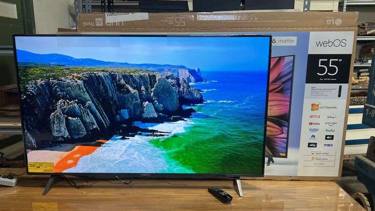 Like New LG 55" Class UR8000 Series LED 4K Smart TV with Remote & Box ...