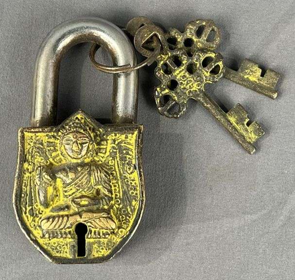 Neat Brass Figural Garden Gate Padlock with 2 Fancy Skeleton Keys, 3.5 ...