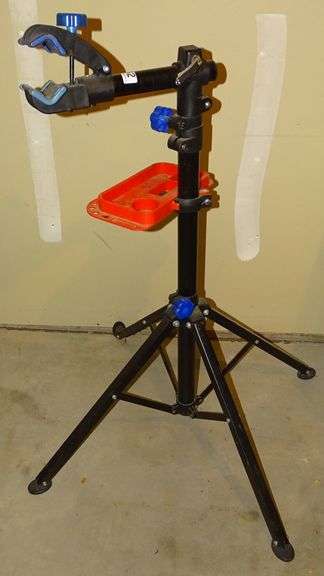 High Quality Adjustable Bike Vise with Tool Tray. - Rocky Mountain ...