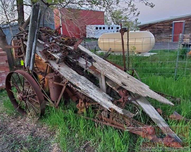 Neat Antique John Deere Binder. It is so cool to look at the complexity ...