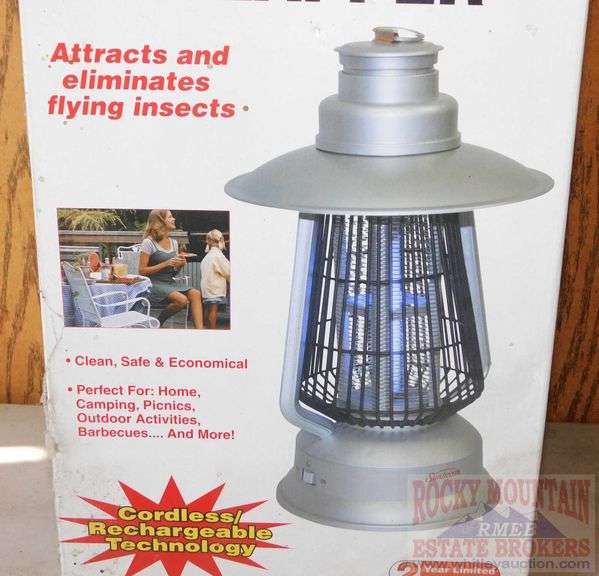 Sunbeam Portable Bug Zapper. This appears to be new in the original box ...