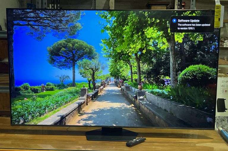 Like New Samsung 65" Class Q80D Series QLED Smart TV with Remote, Model ...