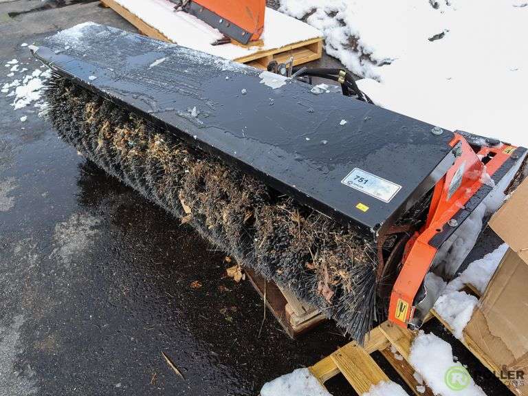 Kubota V5266 66in CK-Connect Broom Attachment with Accessories - Roller ...