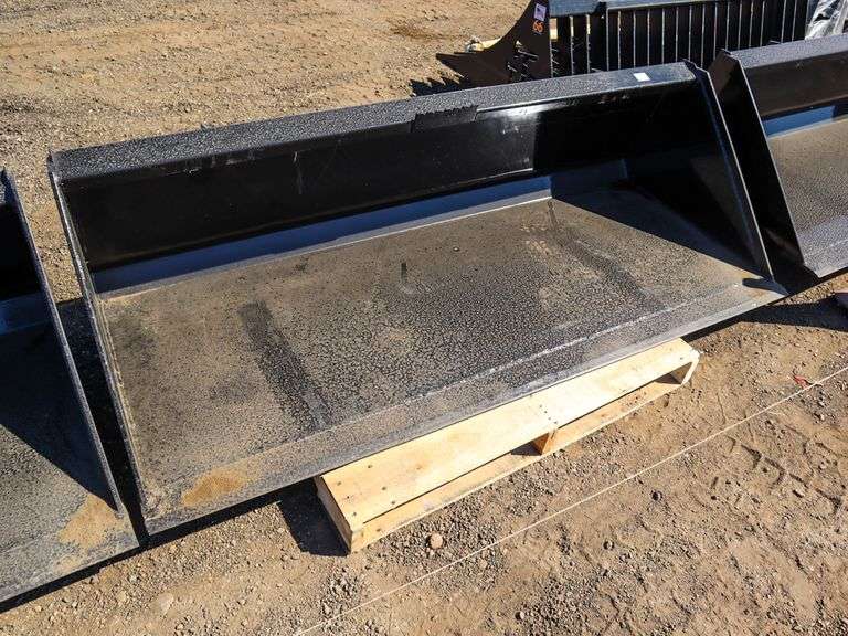 New Kivel 72in Skid Steer Bucket - Roller Auctions