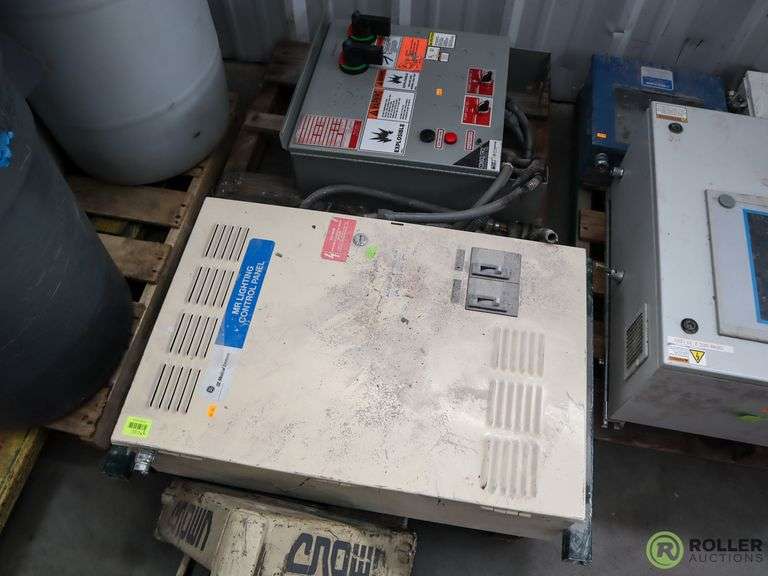 (2) Pallets of Electrical Boxes - Roller Auctions