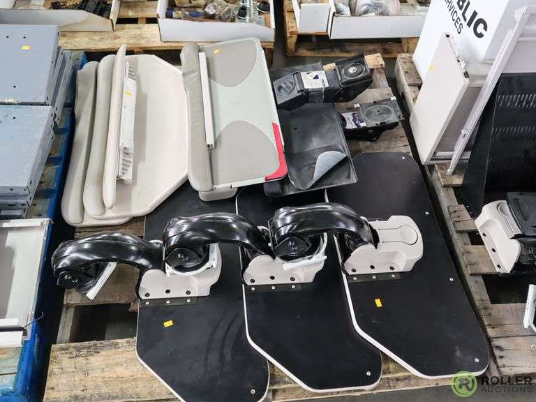 (9) Pallets of Steelcase Panels, Desk Parts and Storage - Roller Auctions