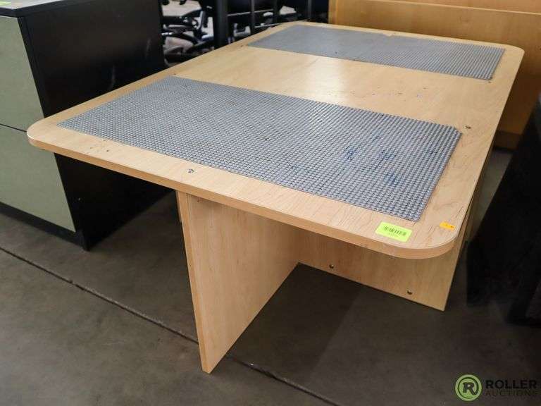 Kid's Building Block Table - Roller Auctions